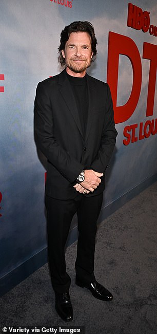 Jason Bateman makes rare red carpet appearance with wife Amanda Anka at ...