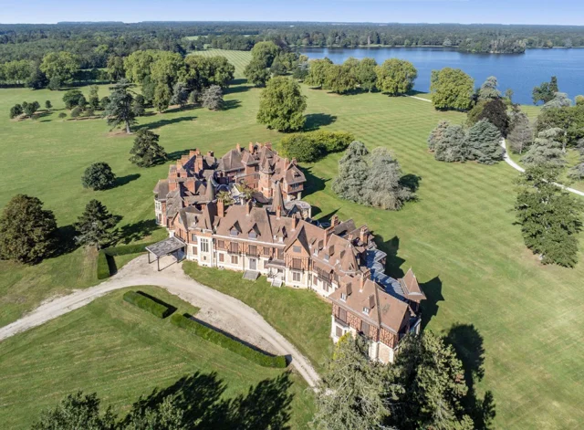 King Mohammed VI reportedly puts Betz Château near Paris up for sale