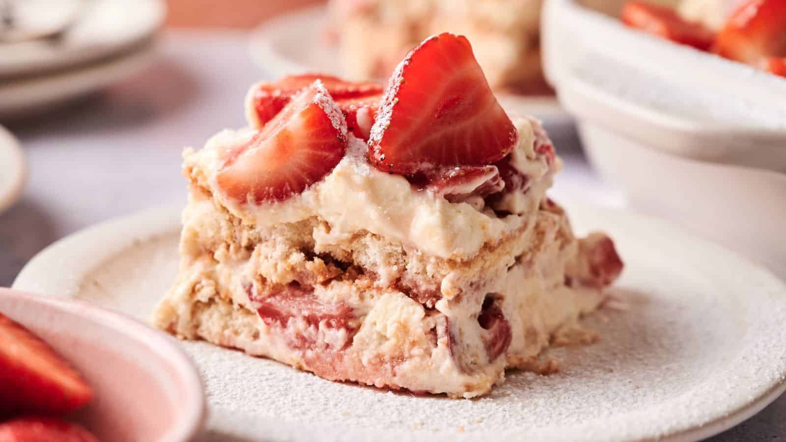 23 strawberry desserts for people who think they have seen it all