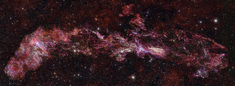 'Rare and enigmatic' structures found at the Milky Way's center in ...