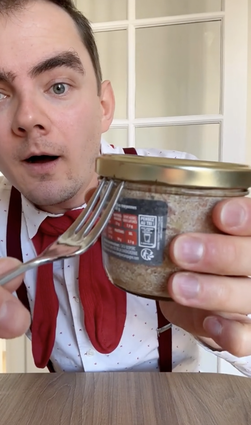 The easiest way to dispose of kitchen oil