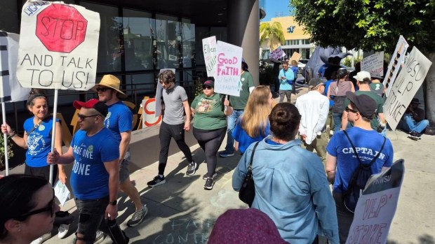 Writers Guild staff union reaches tentative agreement with WGA to end ...