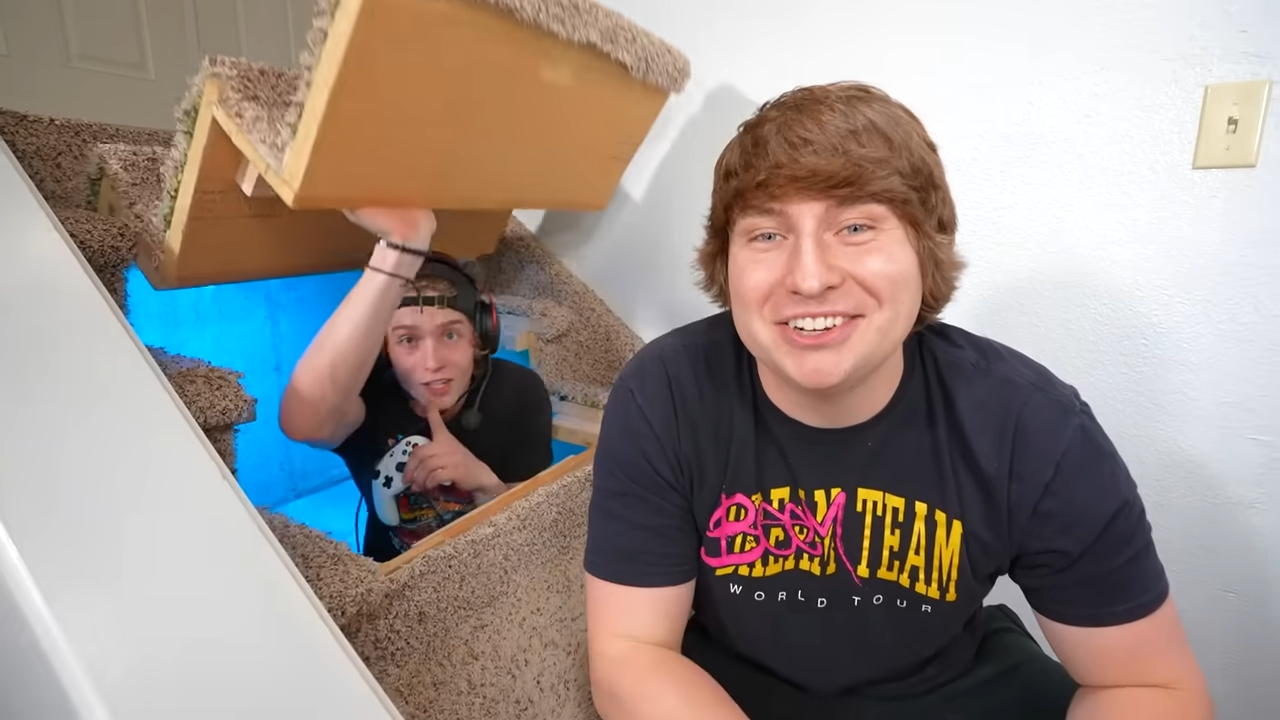 I built a secret gaming room to hide from my mom!