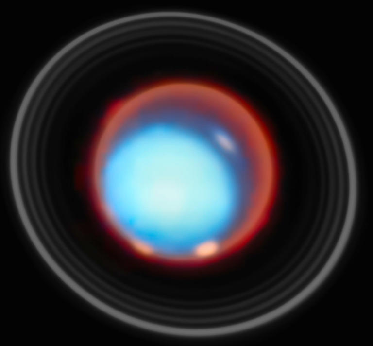 Giant telescope takes a peek inside Uranus