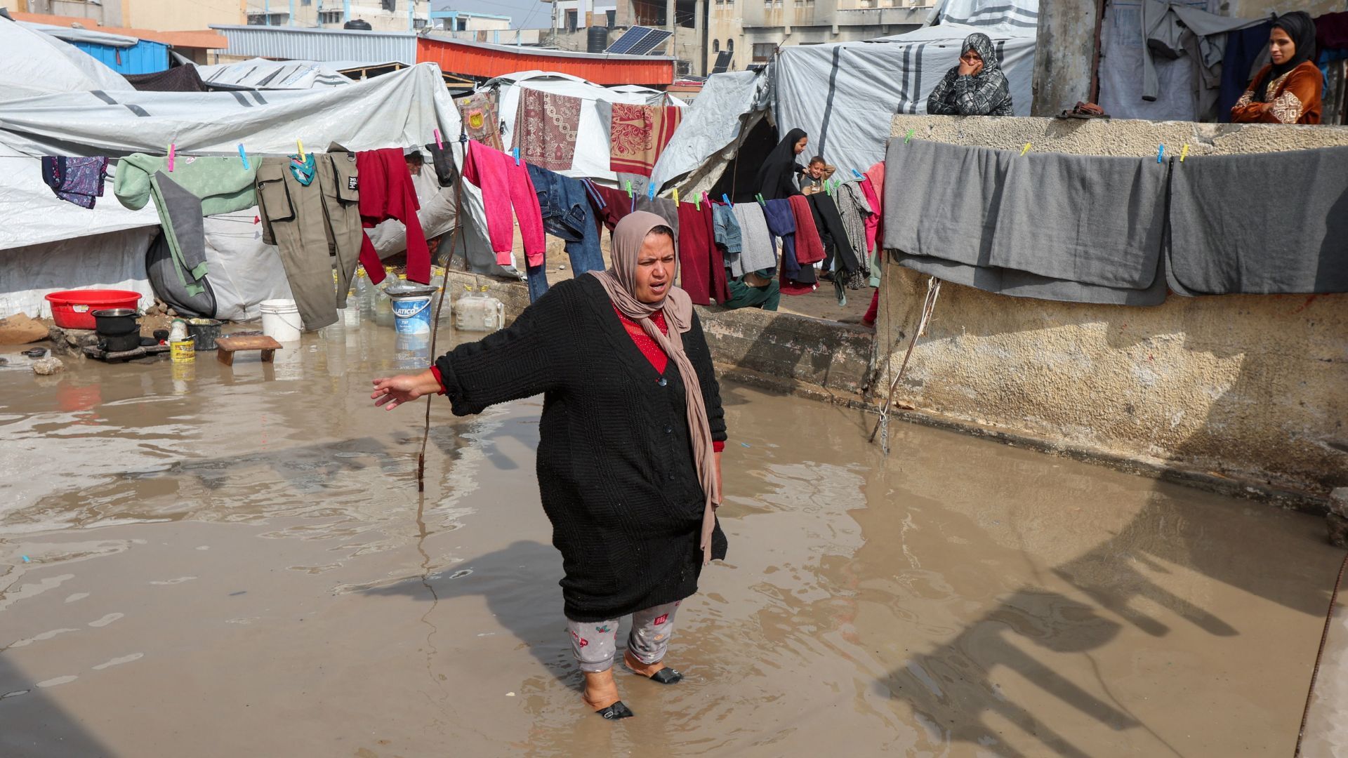Gaza winter storm floods tents as displaced Palestinians endure cold ...