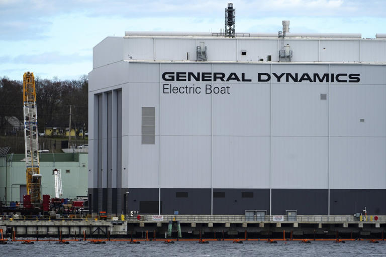 Lawmakers from both parties push Navy to award mega submarine contracts