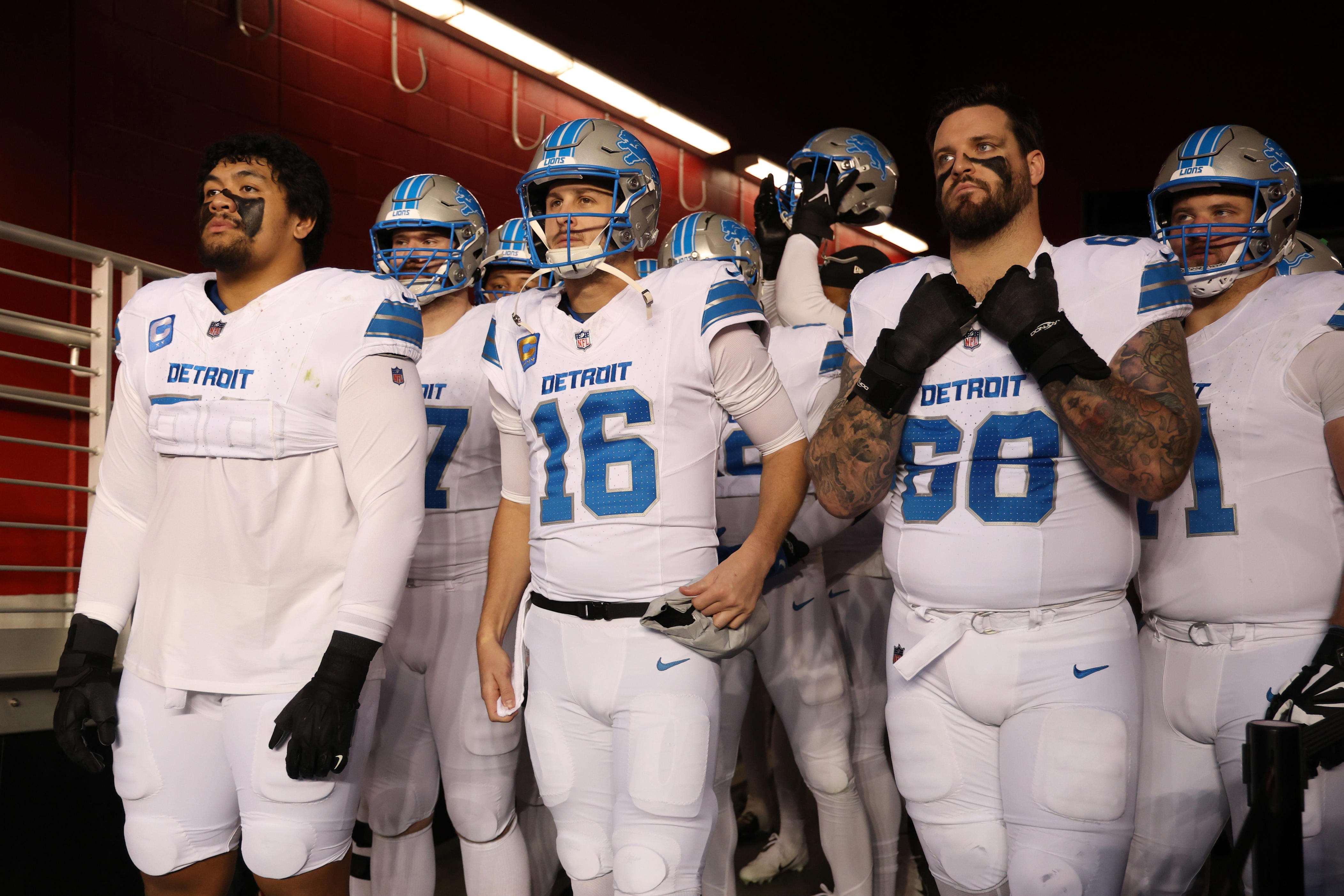 Detroit Lions OT Taylor Decker announces return for 11th season