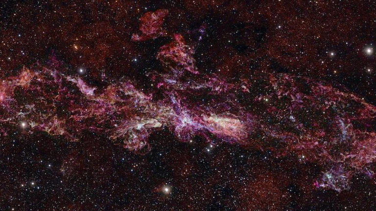 'Rare and enigmatic' structures found at the Milky Way's center in ...