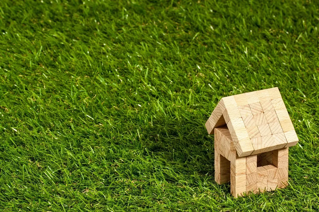 8 backyard fads experts hope will fade away