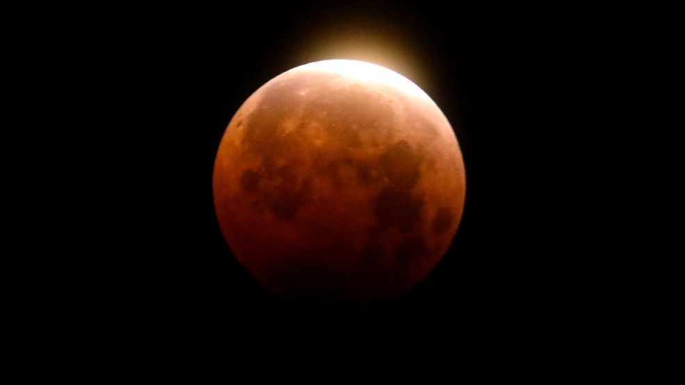 Total lunar eclipse will appear across US on March 3: Here's when you ...