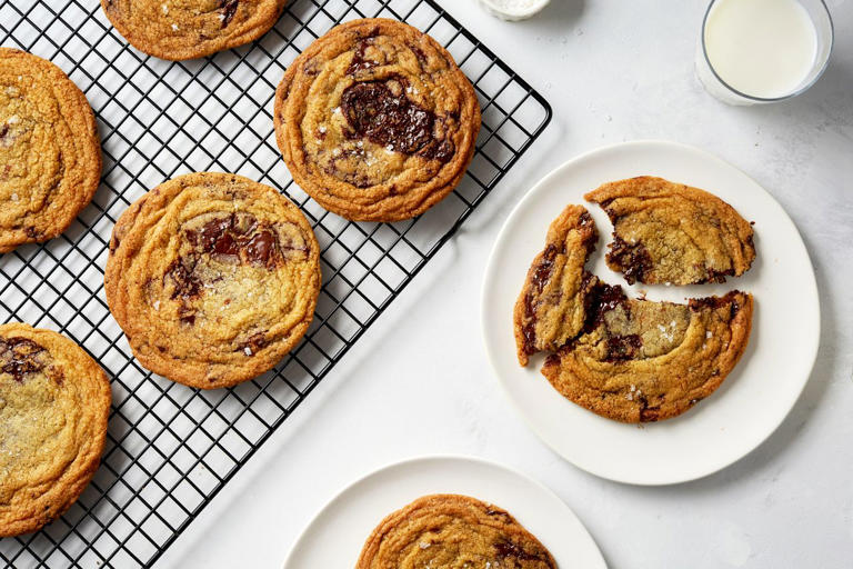 How to make the best chocolate chip cookies, according to baking experts