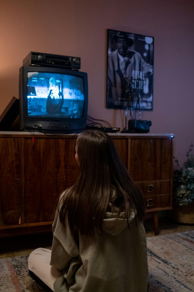 People who keep the TV on for background noise usually share these 12 ...