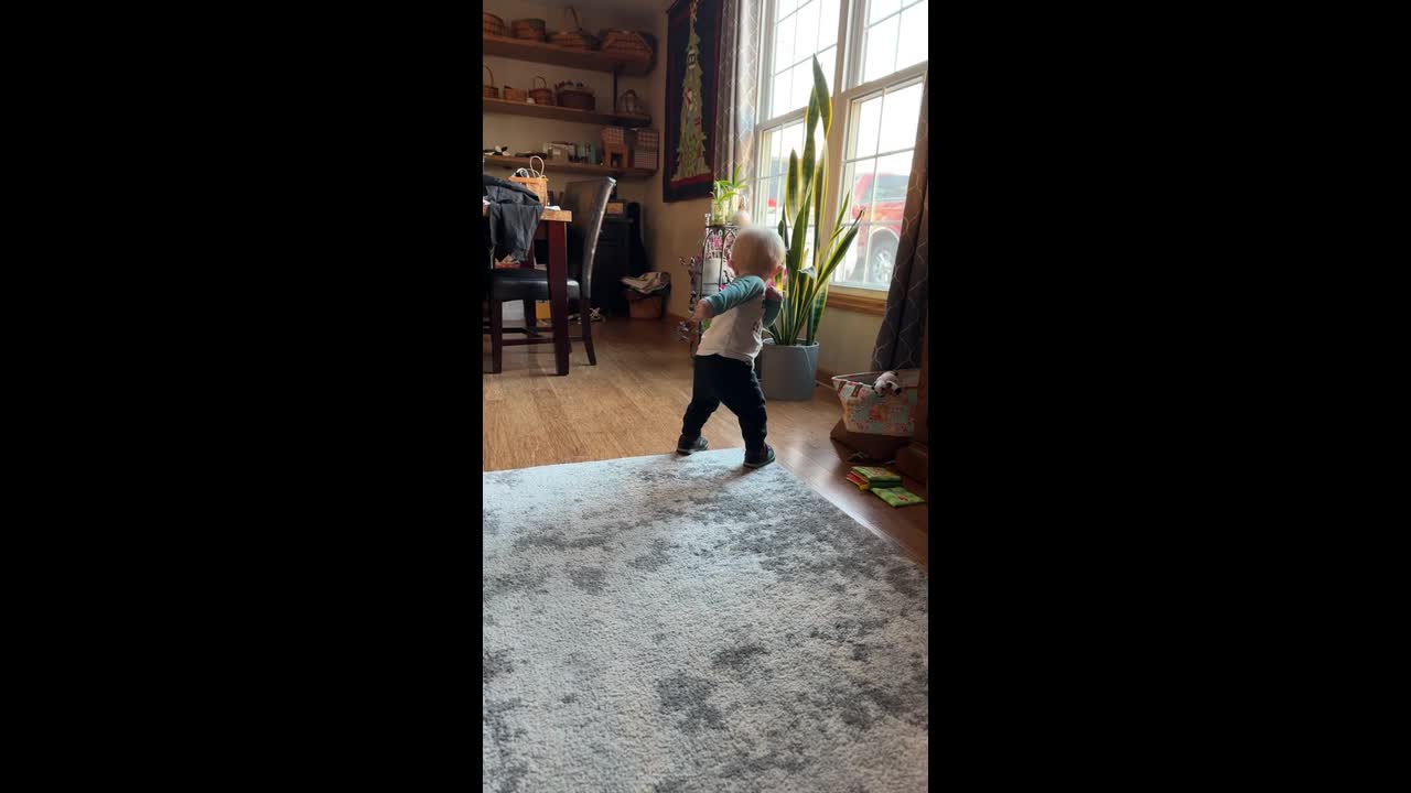 Toddler recreates Olympic speed‑skating start with big smile — 2M ...