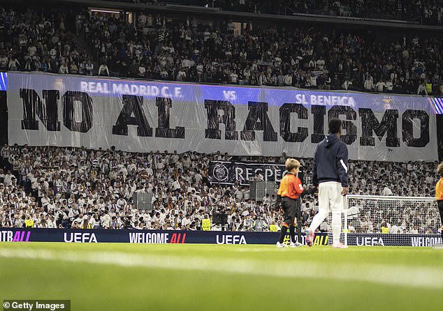 Real Madrid fan is kicked out of the Bernabeu for performing a Nazi ...