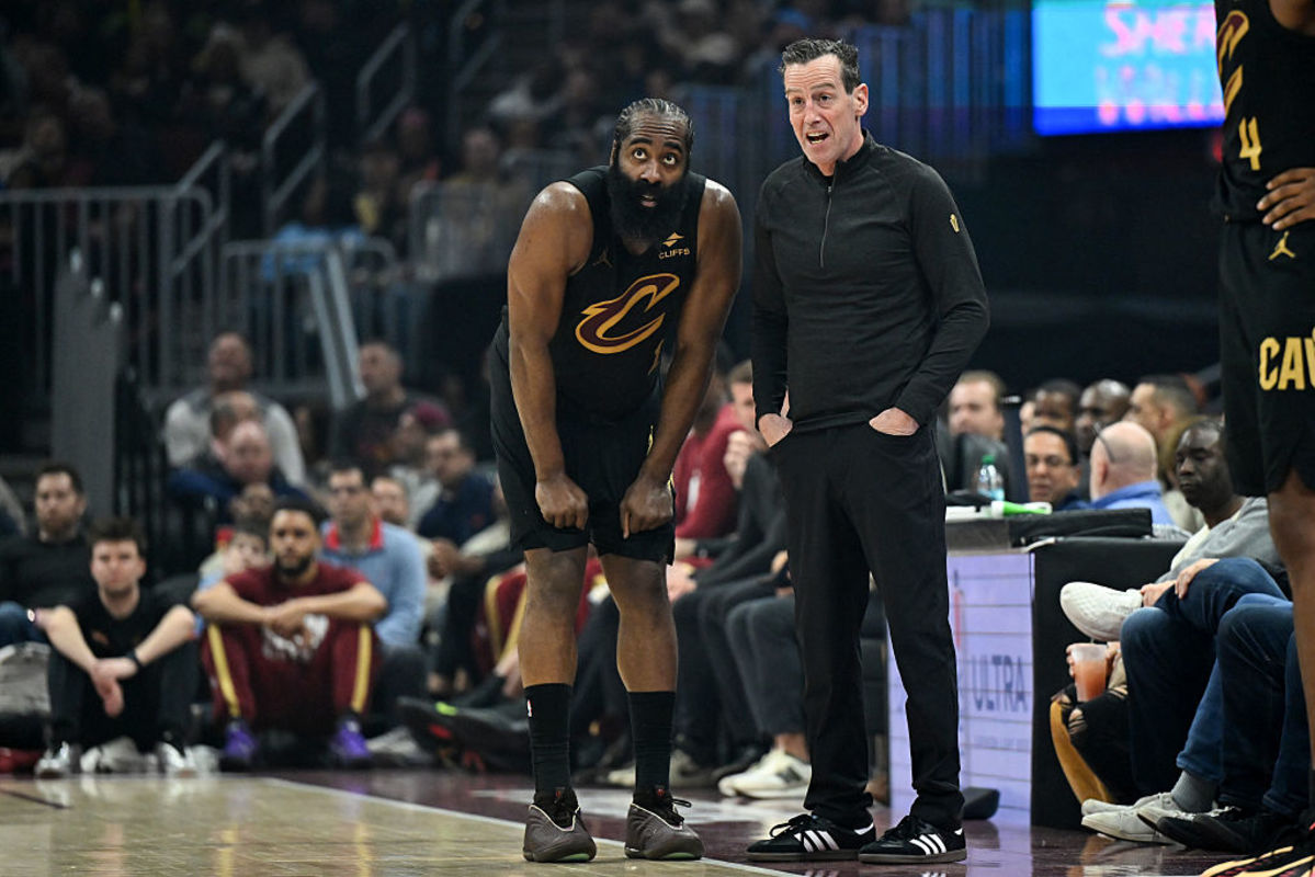 James Harden to play through fractured hand injury