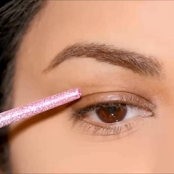 My favorite cut crease method
