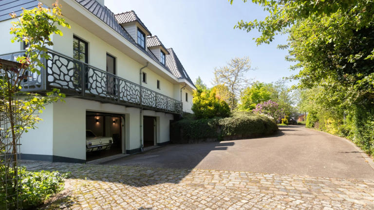 Radio-dj Frank Dane legt ruim € 2,1 miljoen neer voor villa in Zoeterwoude