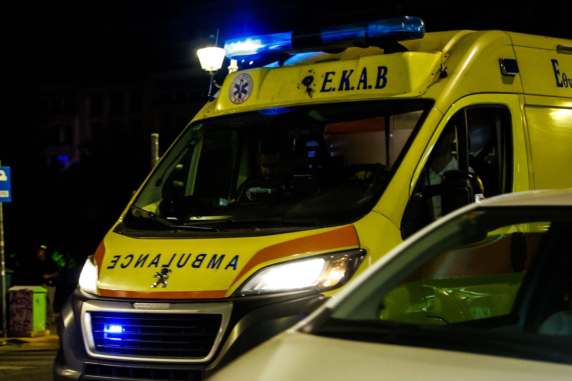Σύρος: Νεαρός μοτοσικλετιστής νεκρός μετά από σφοδρή σύγκρουση