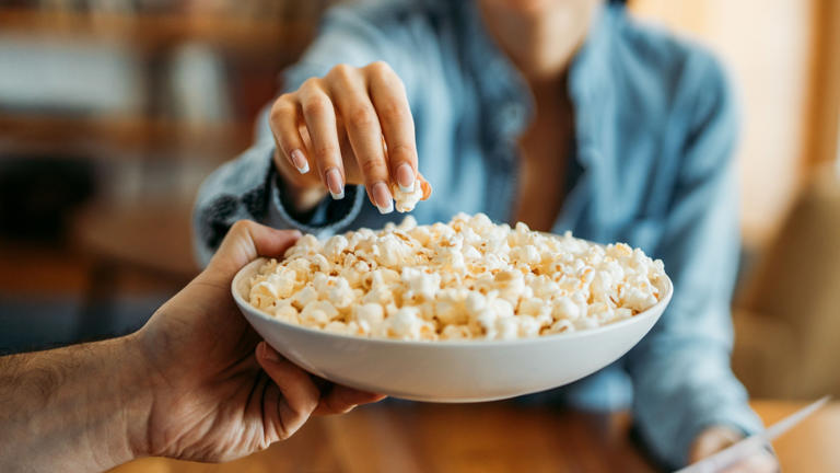 How eating popcorn often may affect your stomach