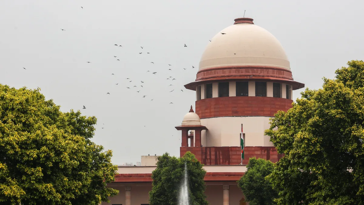 SC stays Delhi HC order directing release of 1993 Bowbazar blast convict