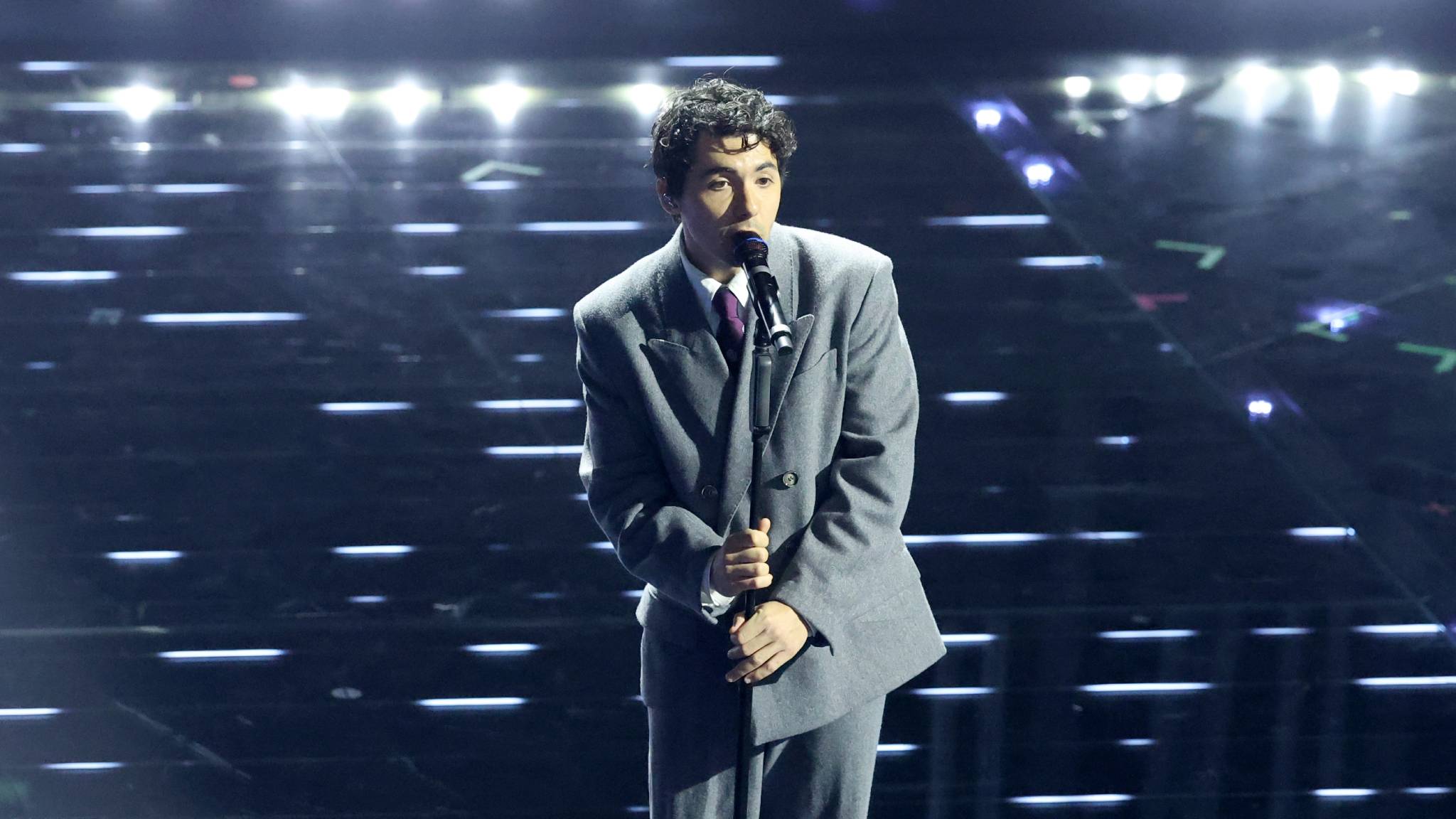 Sanremo 2026 prima serata Fulminacci canta Stupida sfortuna