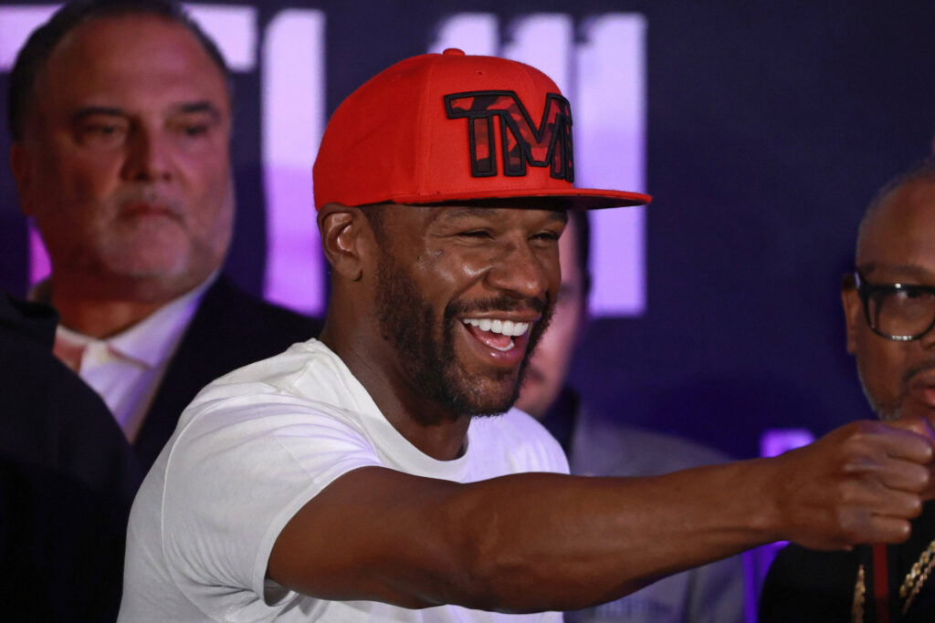 Floyd Mayweather demonstrates punching technique in training session