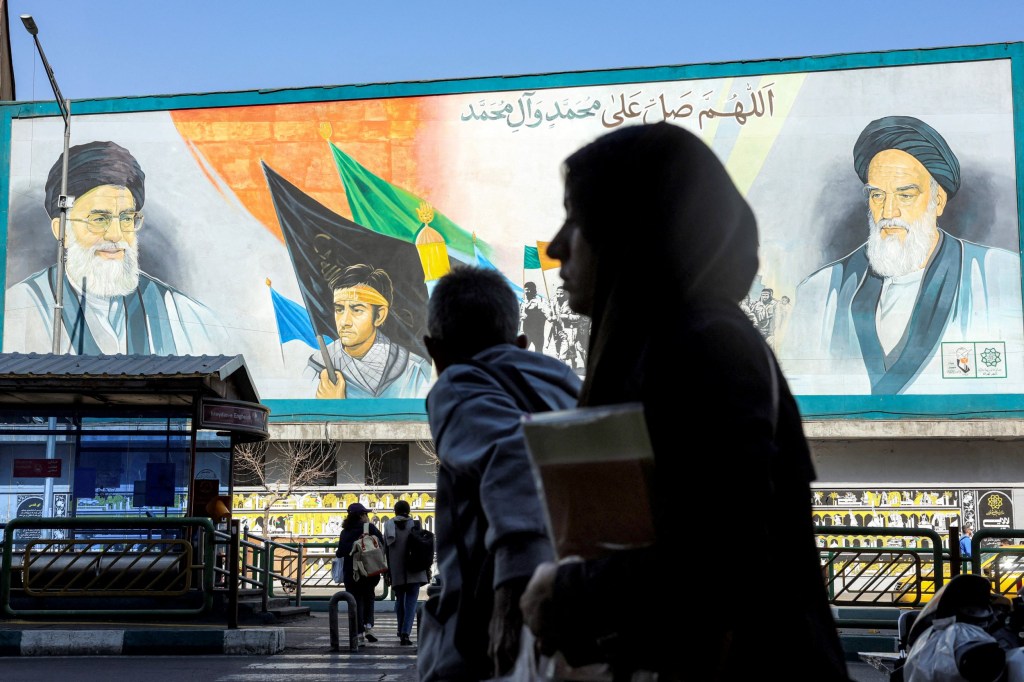 Exiled Iranian crown prince urges UK to back US military action 'to ...