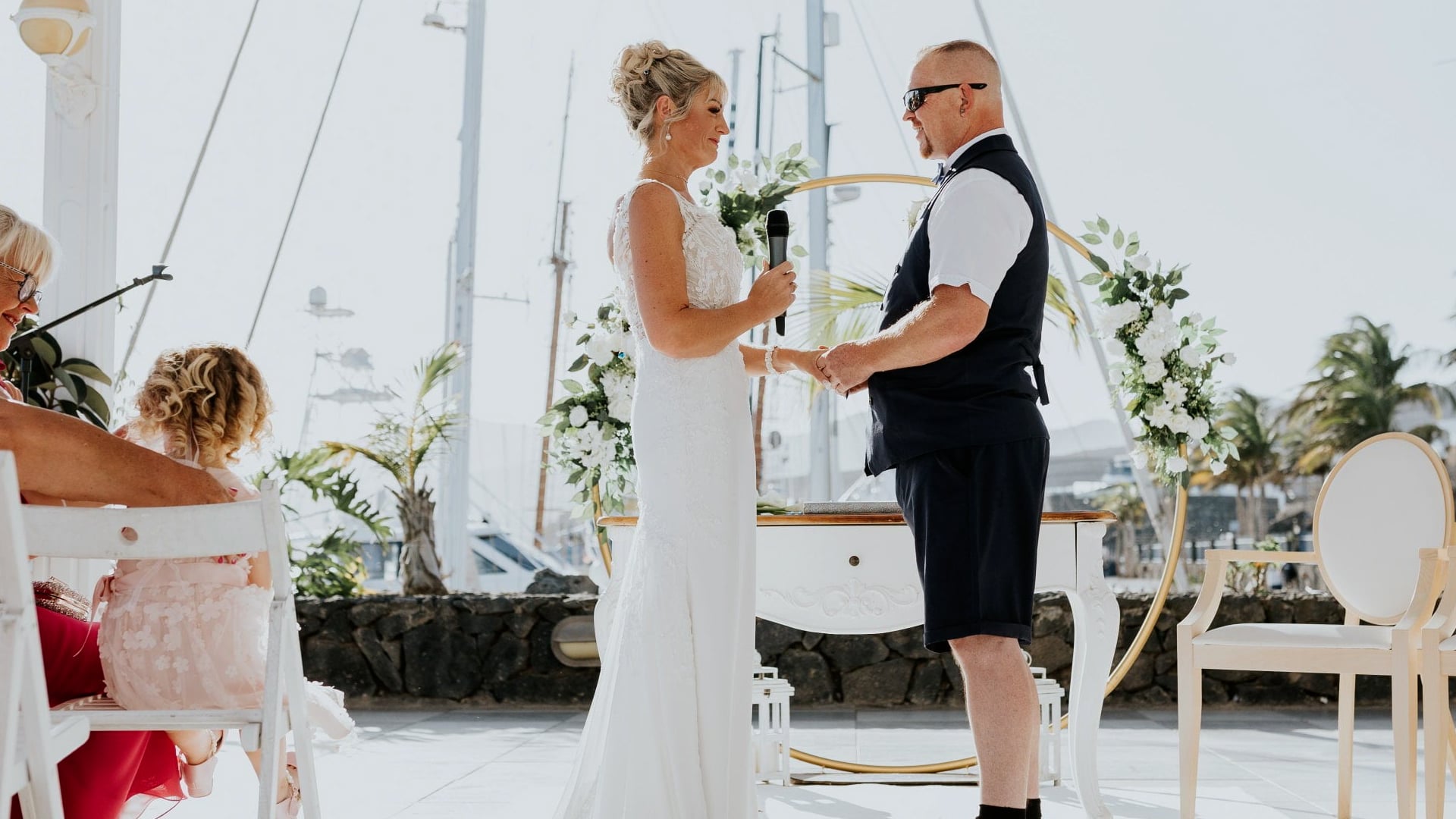 Woman finally says 'yes' after 8st loss gives her confidence to wear ...