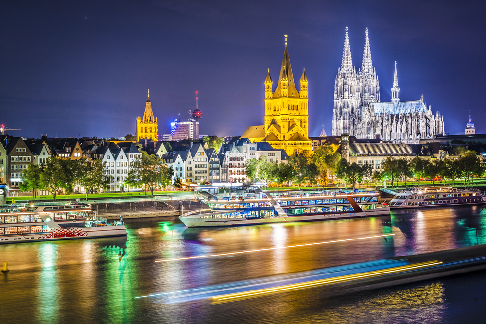 20 iconic landmarks that are smaller than you’d expect