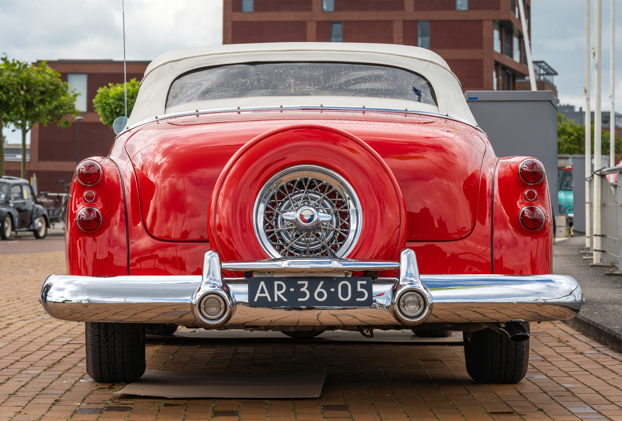 15 car features boomers miss (and younger drivers don’t understand)