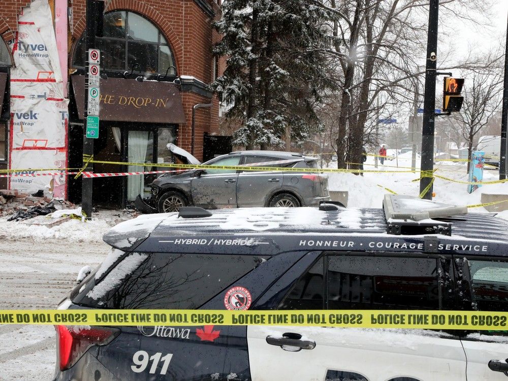 Man in his 70s dead, four others injured after vehicle crashes into ...