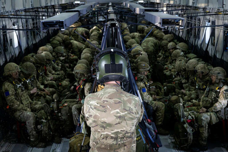 British paratroopers prepare for "threat of invasion" alongside French ...