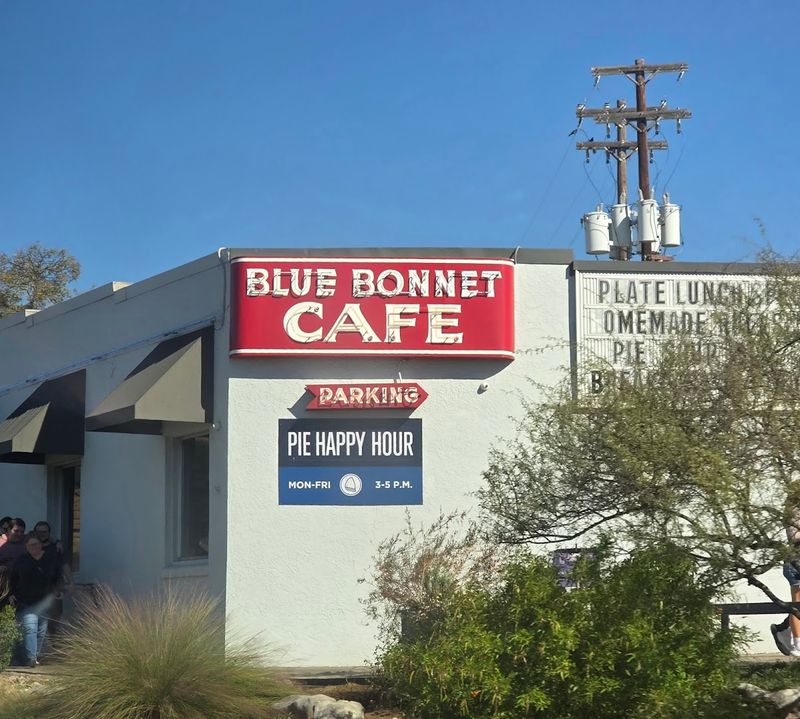 8 small-town Texas diners that still serve breakfast the old-fashioned way