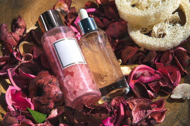 Forget signature perfumes: Scent stacking is the 2026 fragrance trend ...