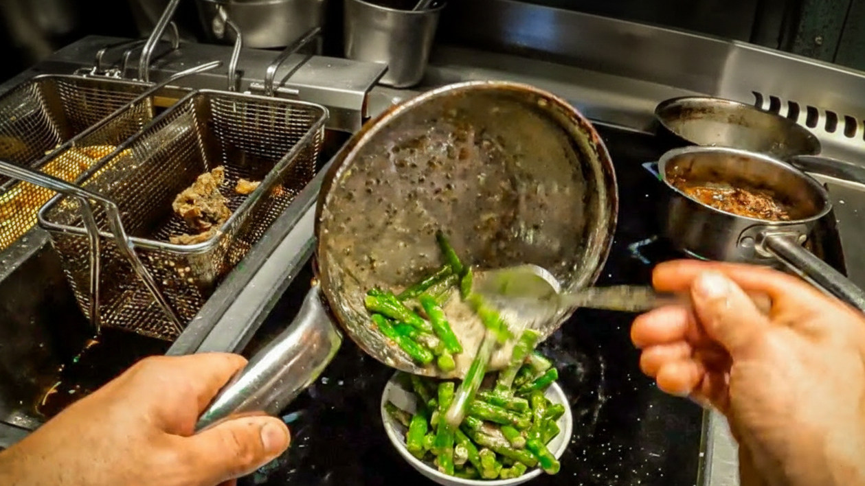 The reality of professional kitchen service