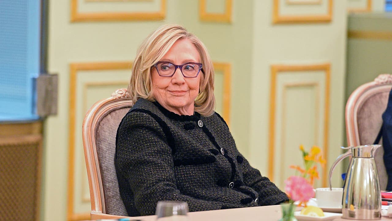 Hillary Clinton turns tables on Donald Trump over Epstein files — but ...