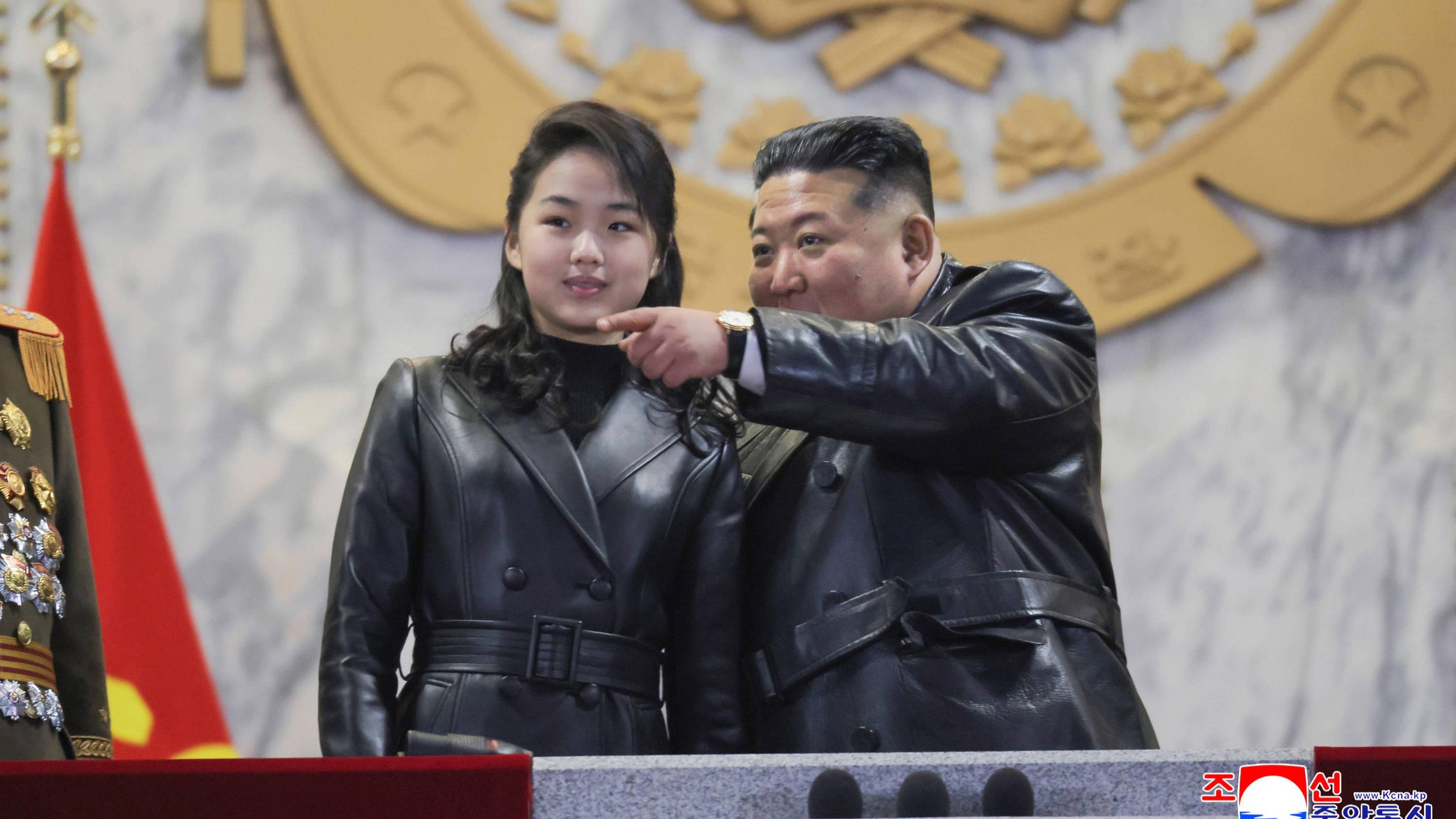 Kim Jong-un apparaît avec sa fille Ju Ae, 13 ans : un détail loin d ...