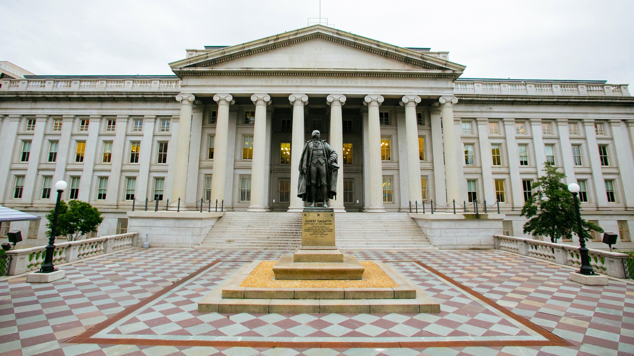 Bipartisan Homes for American Families Act aims to ban large investors ...