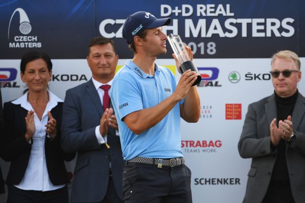 Reports: Golfer Pavan injured in fall down elevator shaft