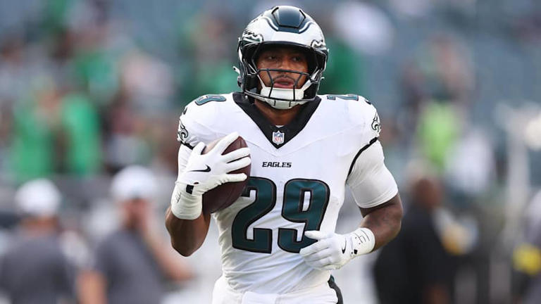 AJ Dillon's official Eagles exit only 2 weeks away now