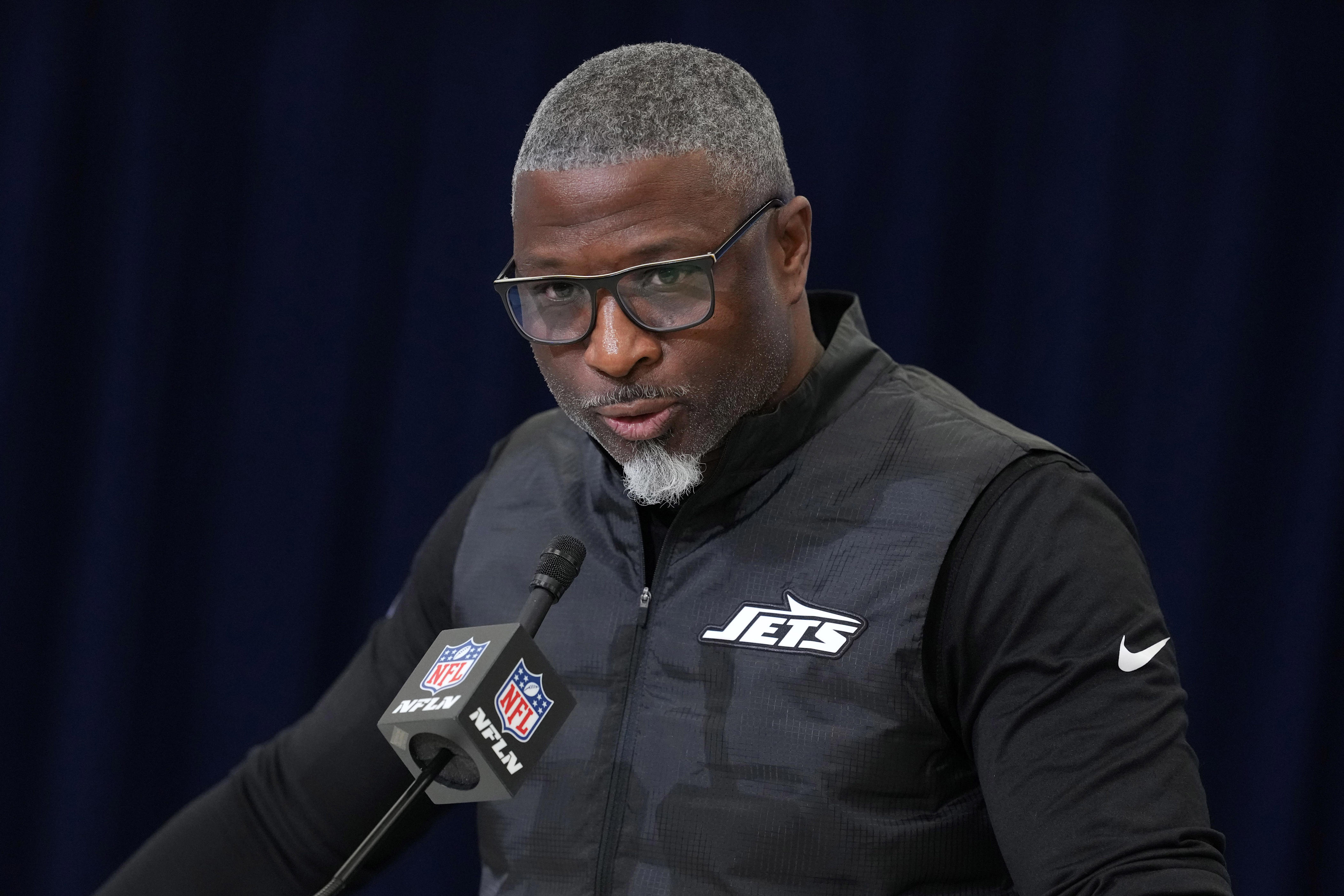 Aaron Glenn falling asleep at NFL combine encapsulates Jets perfectly