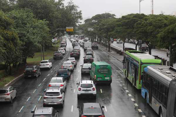 Rodízio de carros em SP é suspenso na quinta e sexta por conta do ...