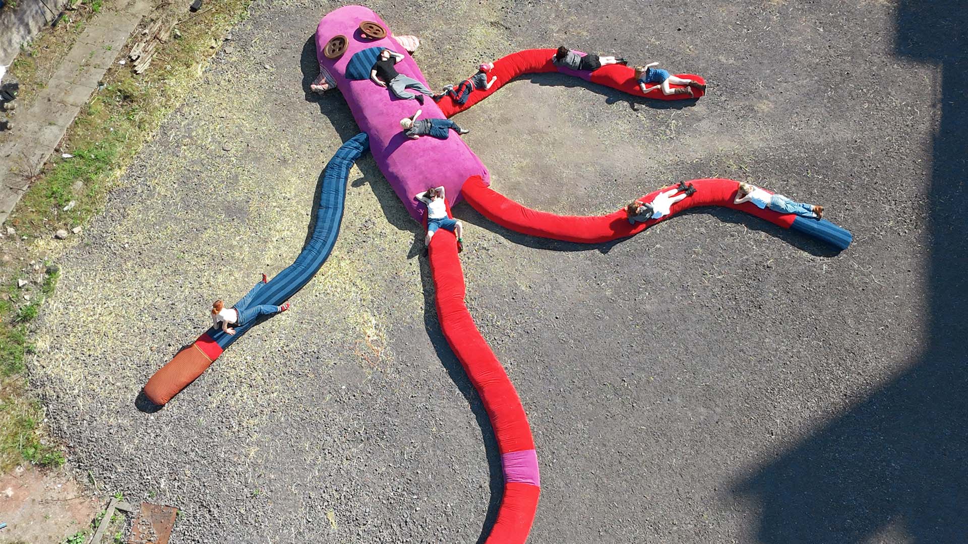 Art student creates world's largest sock monkey sculpture for degree show