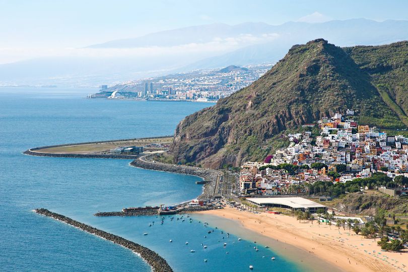 Canary Islands earthquake hits Tenerife and Gran Canaria as volcano ...