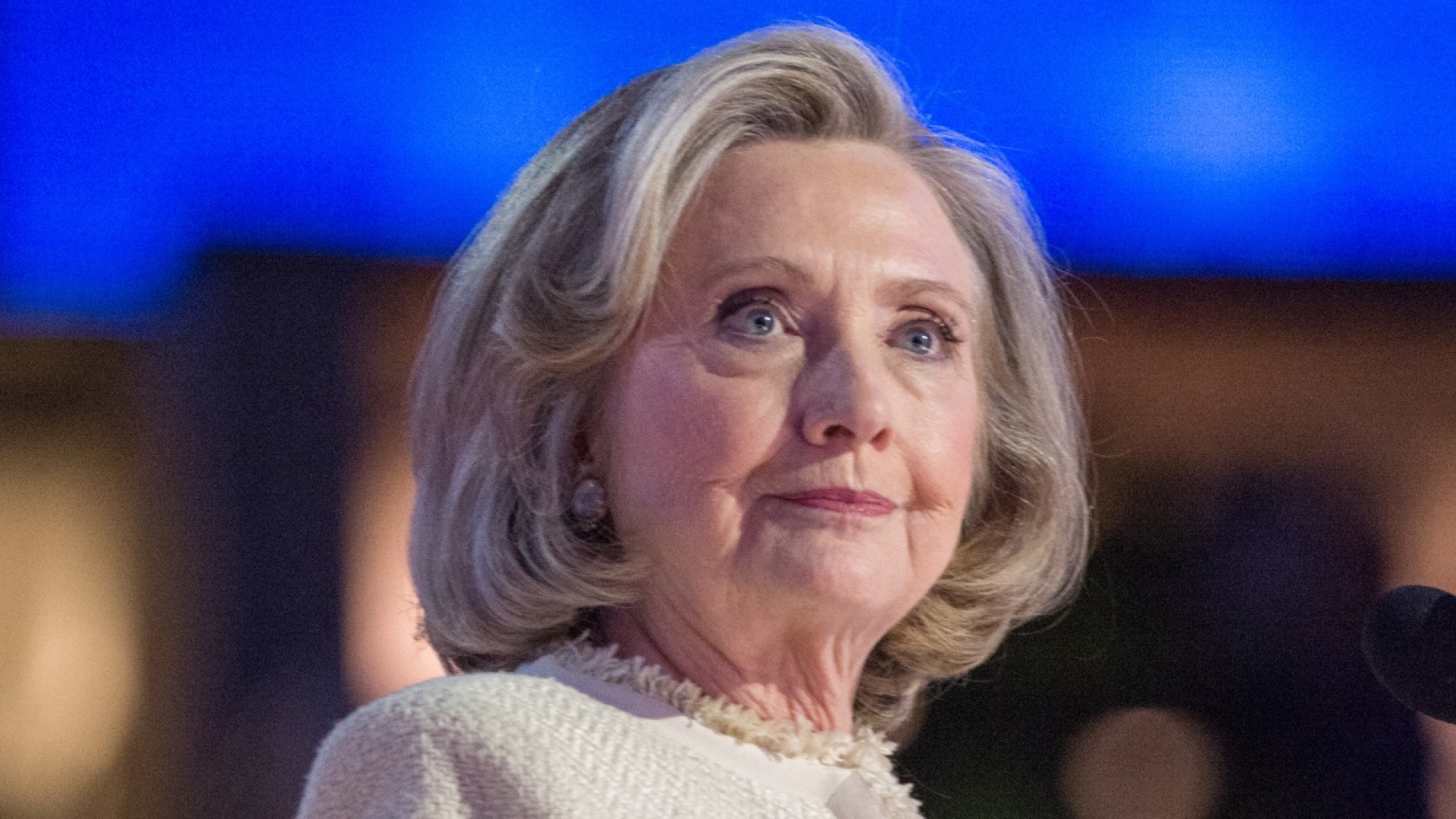Breaking: Leaked photo disrupts Hillary Clinton deposition