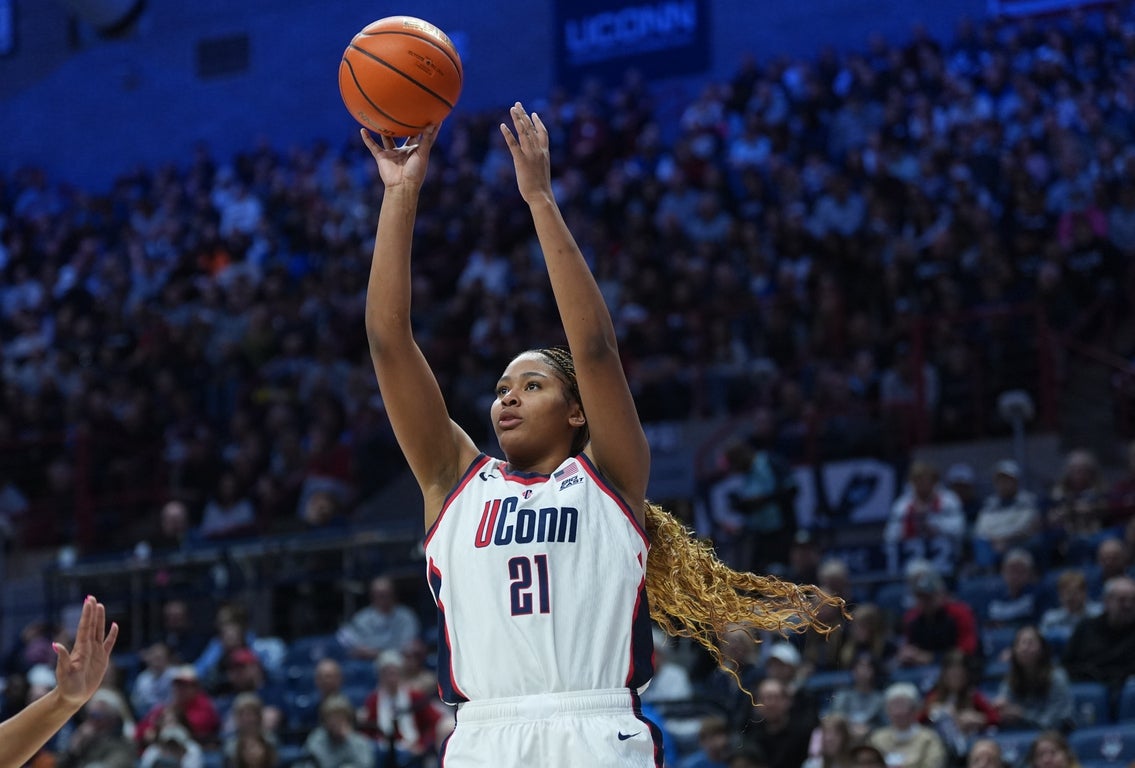 UConn star Sarah Strong’s standout moments during her Wooden Award ...