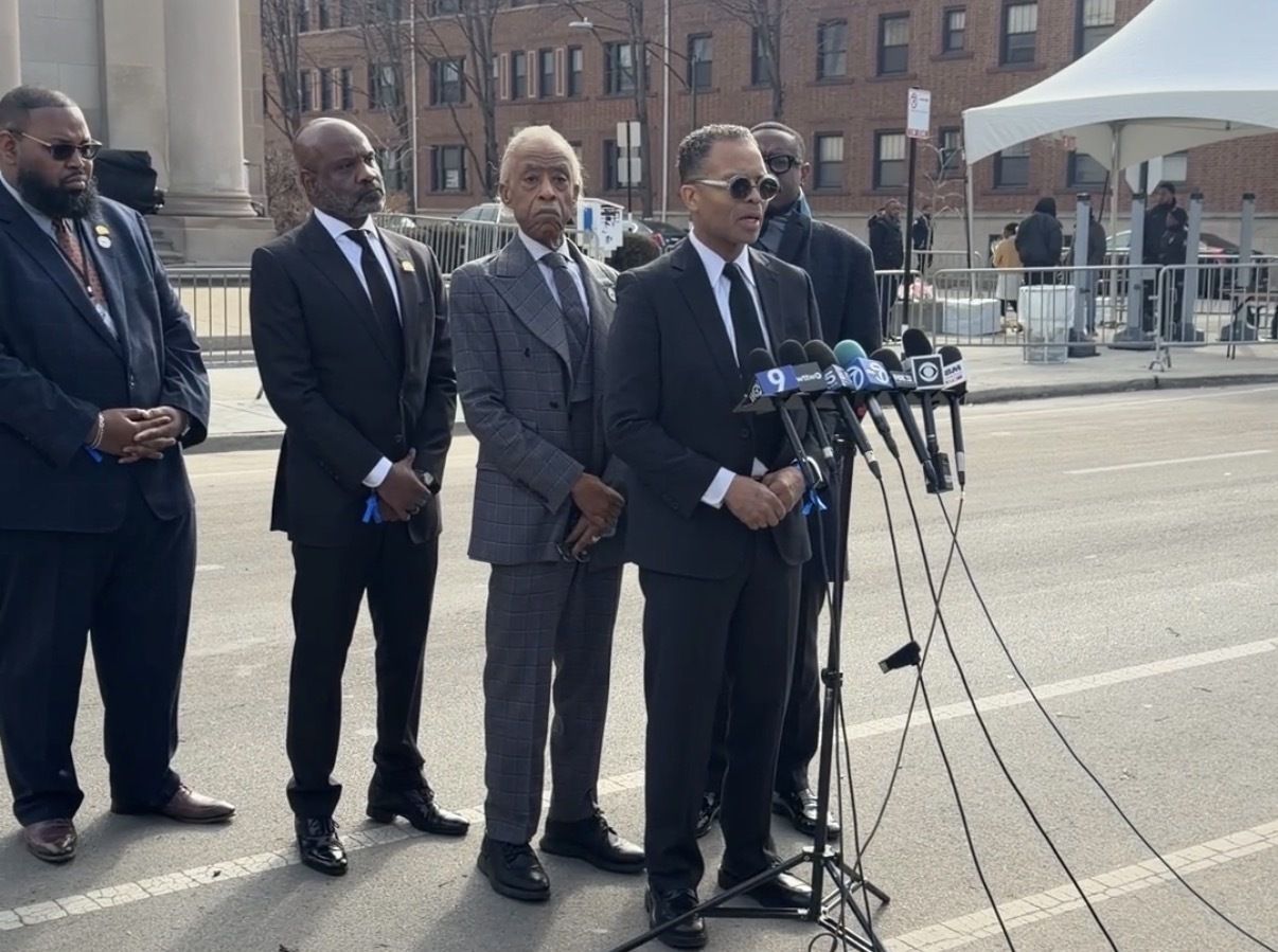 Thousands flock to the Rev. Jesse Jackson's visitation at Operation ...