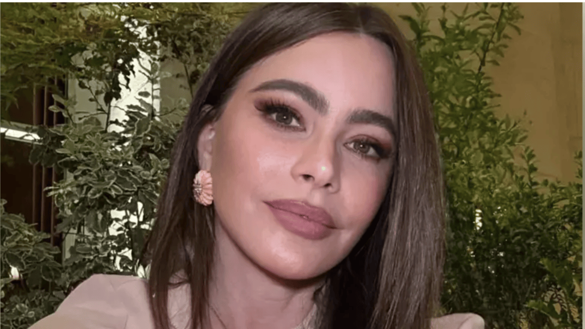 Sofia Vergara, 53, shows off bikini style while fans speculate about ...