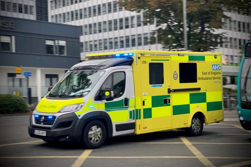 'Serious injury' crash closes busy Cambridge road as motorists warned ...