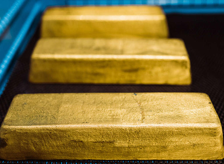 A modern-day Texas shootout over gold moves from vault to courtroom